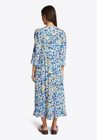 Rich & Royal IM FLOWER-POWER-LOOK - Blusenkleid - arctic blue/blau ...