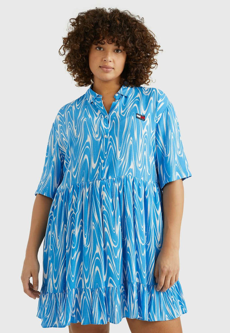 Tommy Jeans Curve SWIRL PRINT - Shirt dress - blue psychedelic print ...