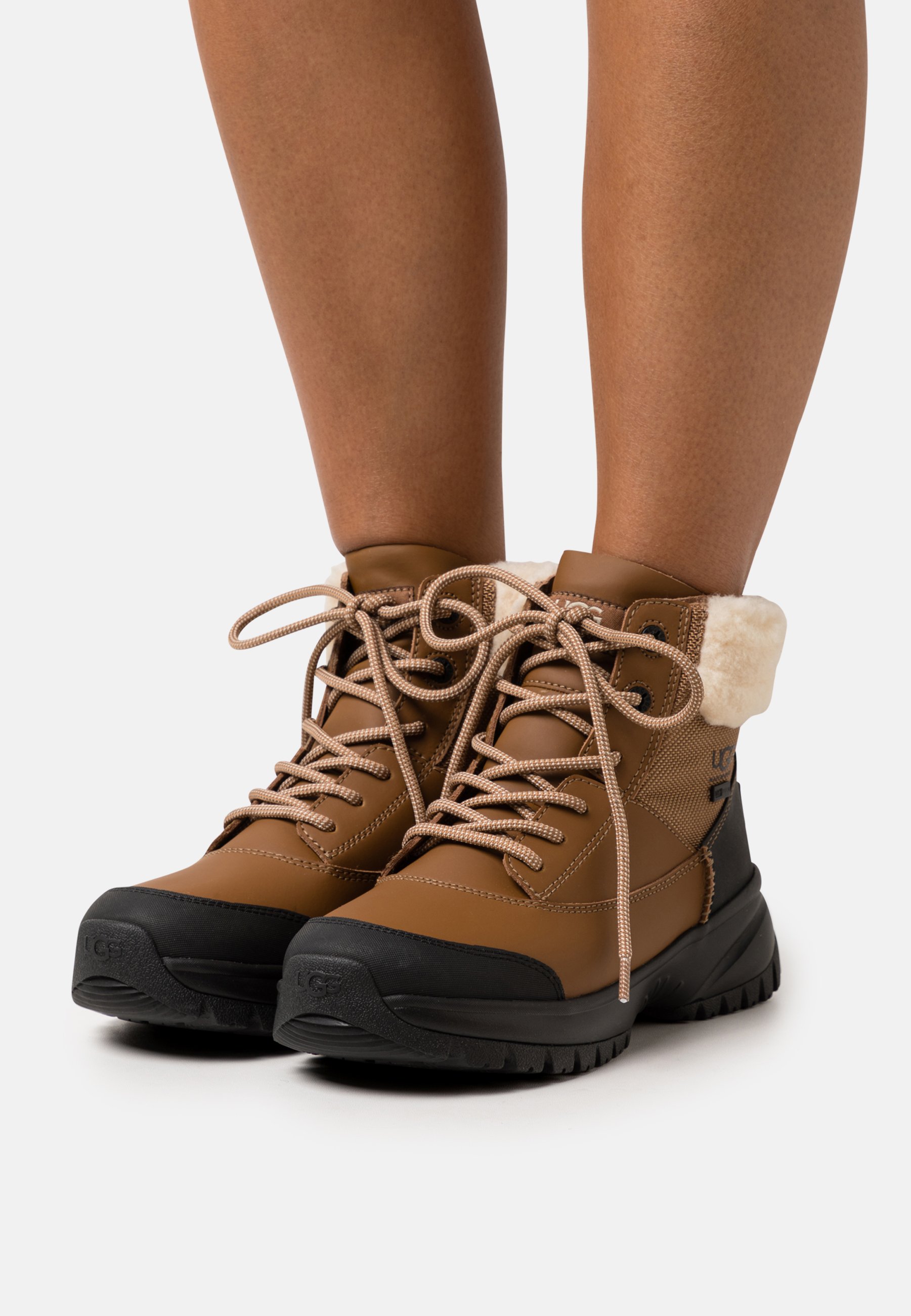 Yose Fluff V2 Boot UGG® | atelier-yuwa.ciao.jp