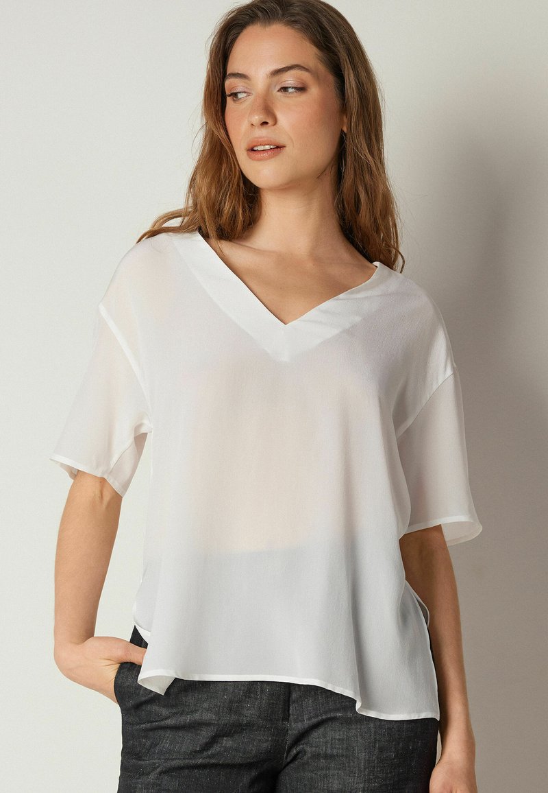 Falconeri V AUSSCHNITT - Blusa - white/blanco - Zalando.es