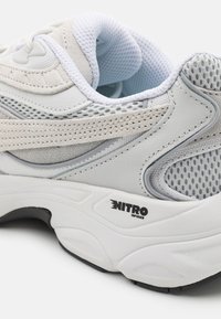 Puma TEVERIS NITRO VORTEX UNISEX - Sneaker low - glacial gray/cool ...