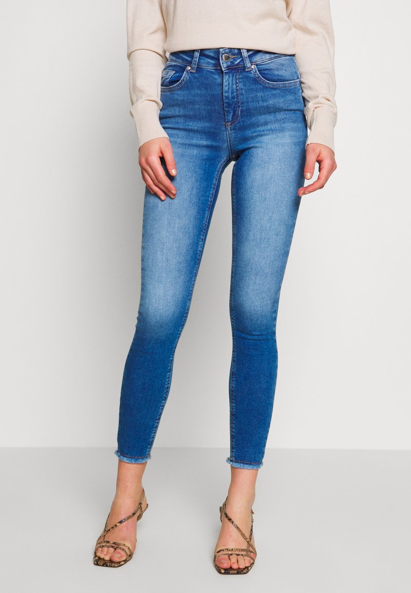 ONLY ONLBLUSH LIFE - Jeans Skinny Fit - medium blue denim/blue denim ...