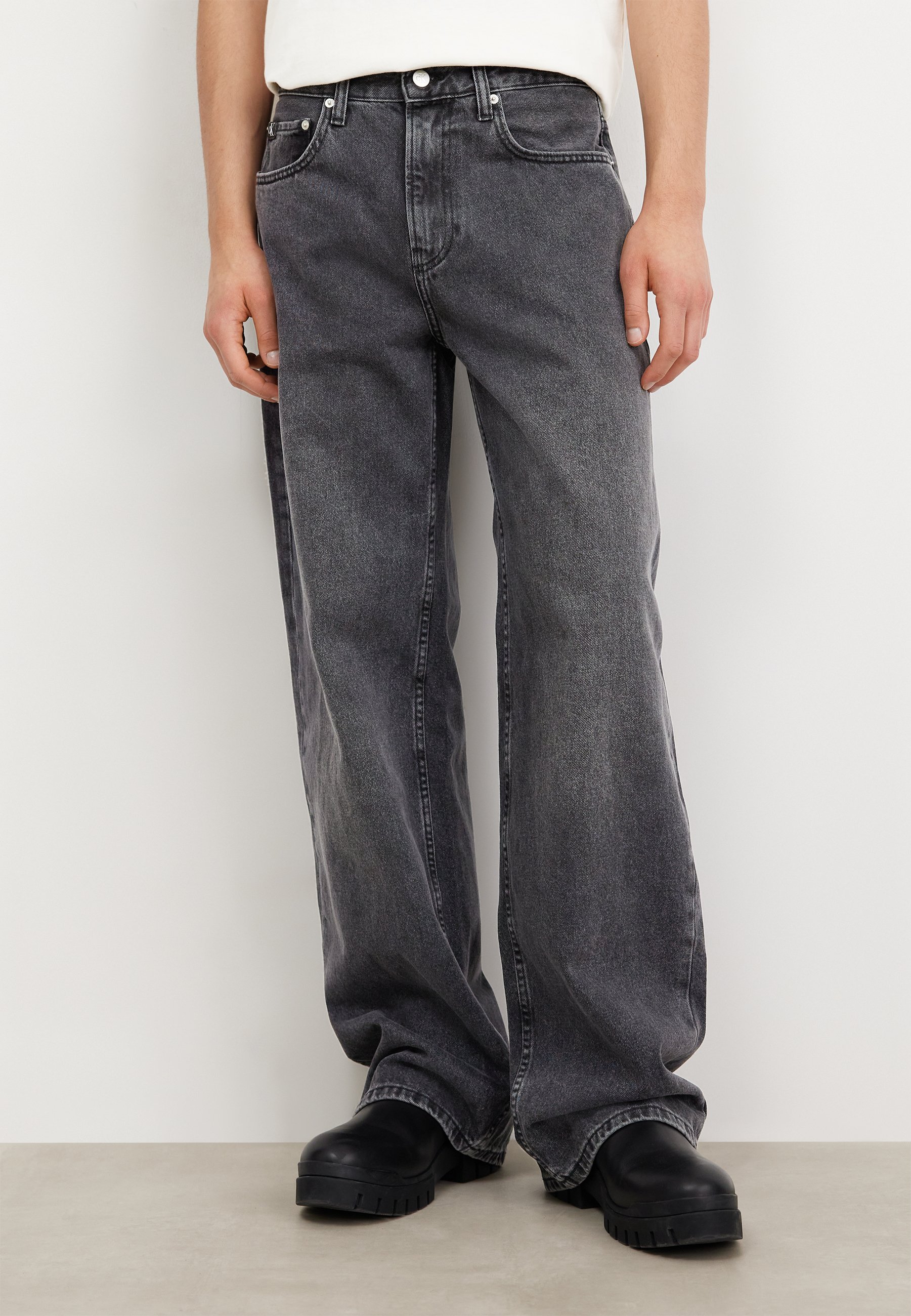 Calvin Klein Jeans 90 S LOOSE Avar L ikega Teksad Denim Black must Calvin Klein Jeans 90 S LOOSE Avar L ikega Teksad Denim Black must