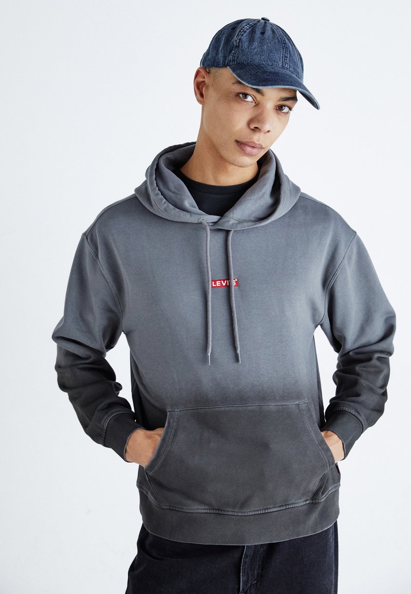 Levi's® RELAXED TAB HOODIE - Sweatshirt - sun faded meteorite/mörkgrå ...