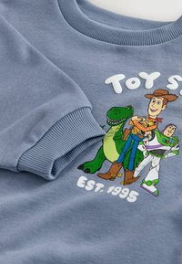 Next REGULAR FIT - PRINTED - Sweatshirt - blue toy story/blue - Zalando