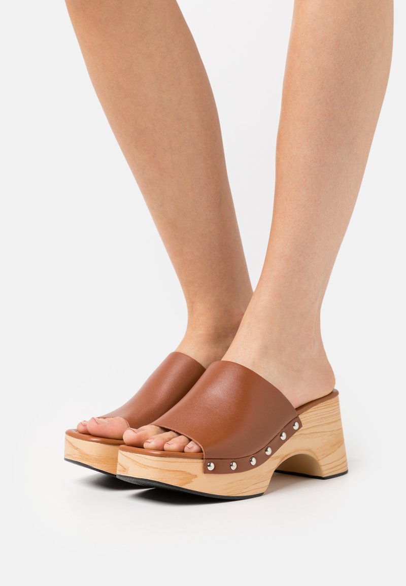 Glamorous Clogs - tan - Zalando.co.uk