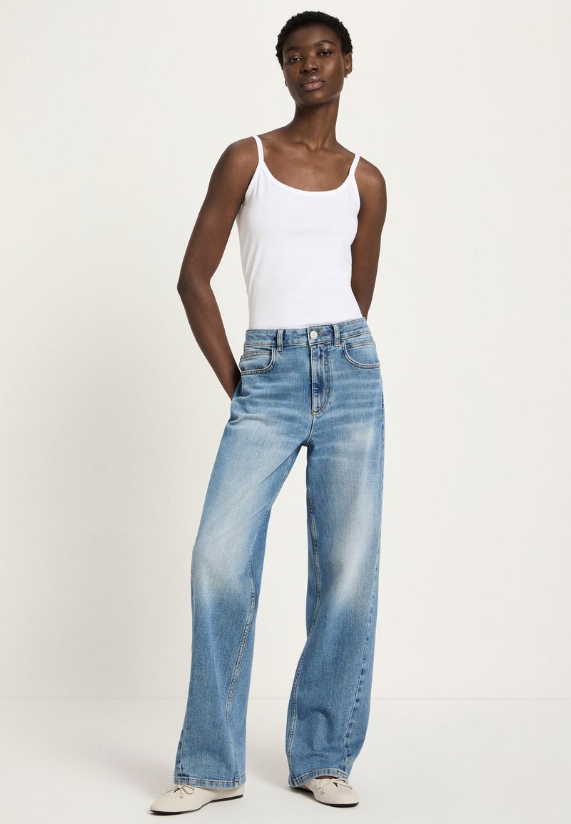 LANIUS GOTS - Straight leg jeans - light blue denim/light-blue denim ...