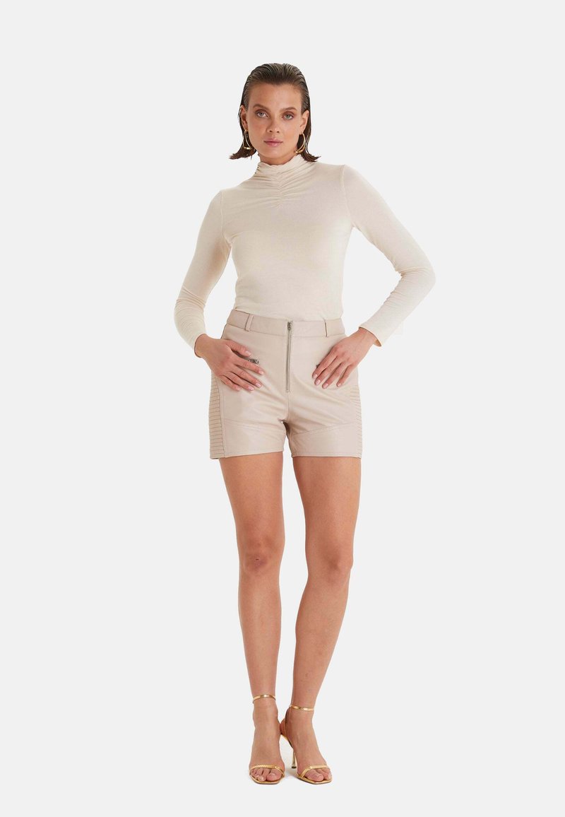 FURNIQ UK FASHION - Short - beige - ZALANDO.FR