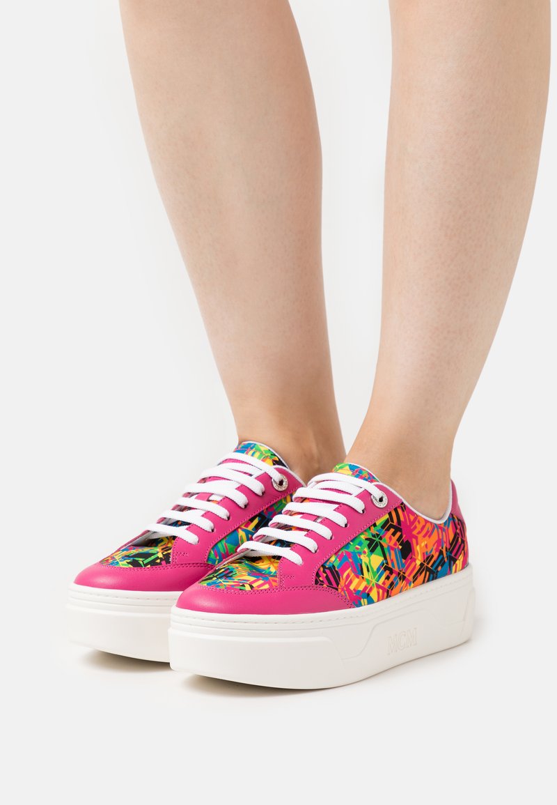 MCM SKYWARD - Trainers - multi-coloured/neon pink - Zalando.de