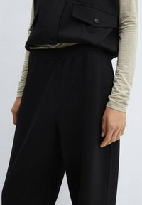 Mango GARRO - Jogginghose - black/schwarz - Zalando.ch
