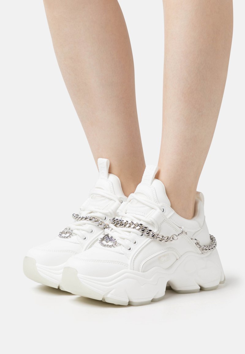 Buffalo BINARY CHAIN VEGAN - Edzőcipő - white/silver/fehér - Zalando.hu