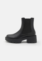 Rubi Shoes by Cotton On PARKER COMBAT GUSSET BOOT - Botine cu platformă ...