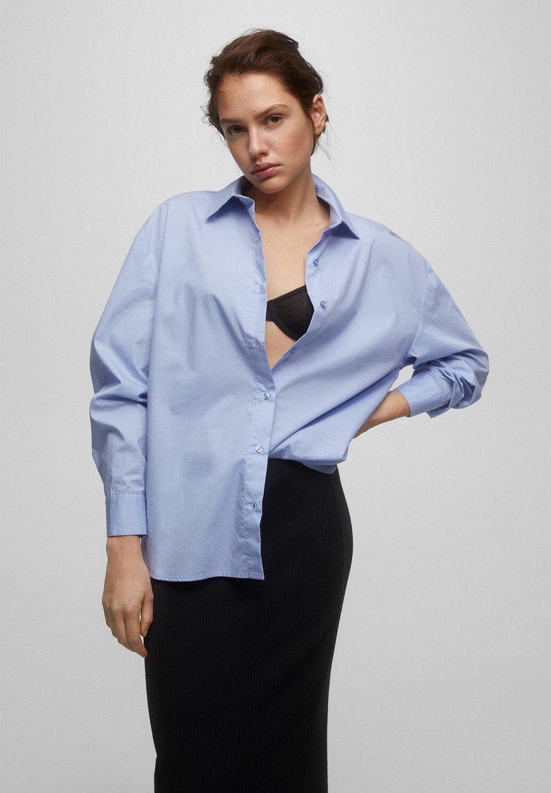 PULL&BEAR BASIC-POPELIN - Hemdbluse - stone blue denim/stone-blue denim ...