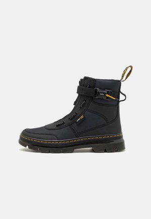 Dr. Martens COMBS TECH UNISEX - Plateaustiefelette - olive/oliv ...