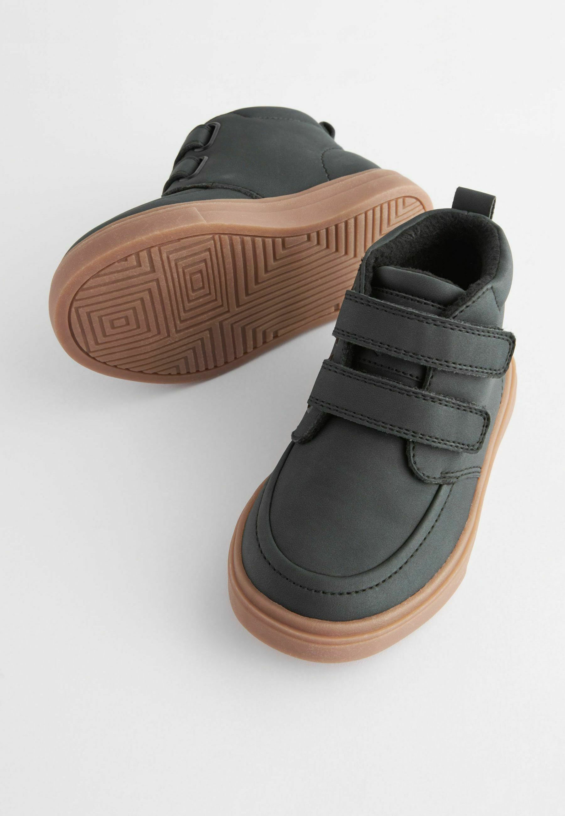 Next Winter boots black with gum sole black Zalando