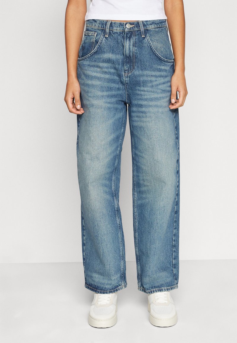 ONLY ONLKAYLA MID LOOSE BAGGY - Relaxed fit -farkut - medium blue denim ...