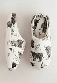 Next REGULAR FIT - HAMISH SKETCH PLUSH - Slippers - neutral/beige - Zalando