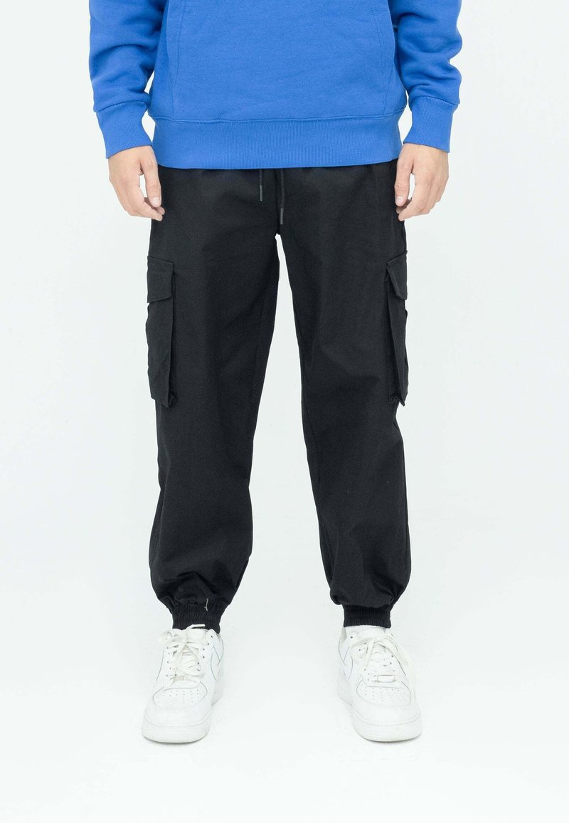 Y218 STUDIO PREMIUM - Pantalon cargo - black/noir - ZALANDO.FR