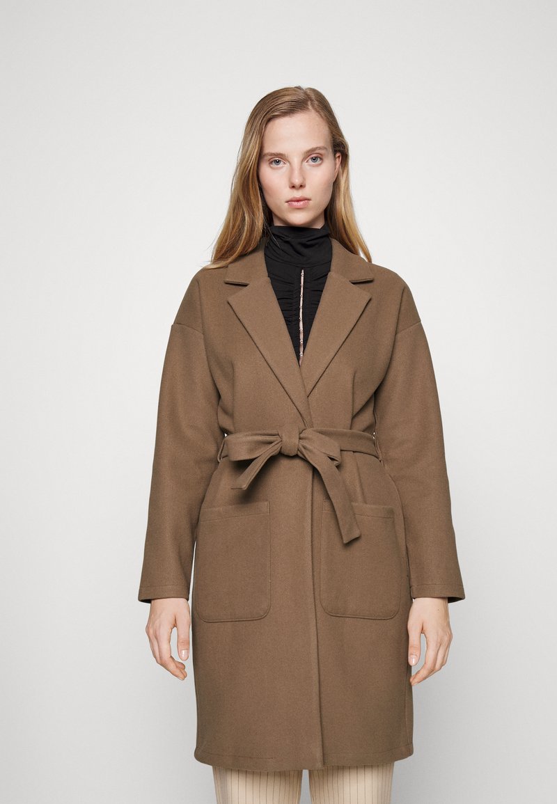 Pieces PCJOLENE LIGHT JACKET - Klasikinis paltas - fossil/ruda - Zalando.lt