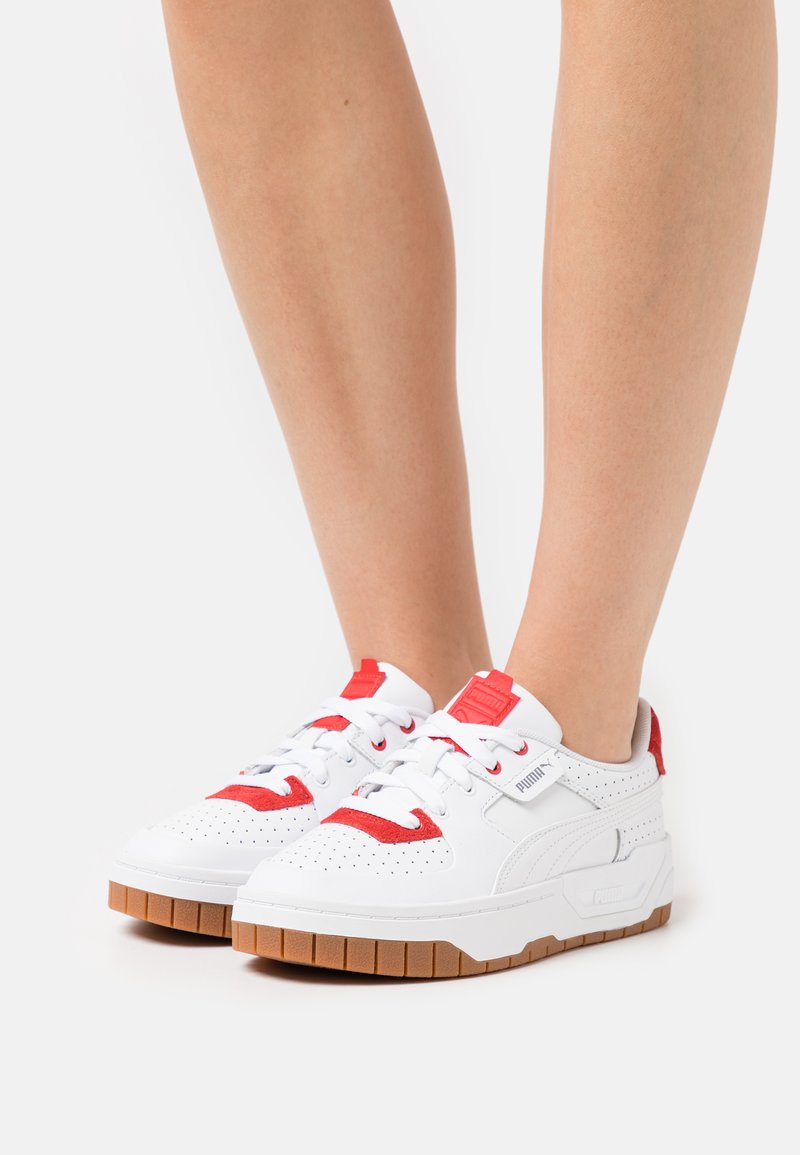 Puma CALI DREAM HERITAGE - Sneakers low - puma white/gum/high risk red ...