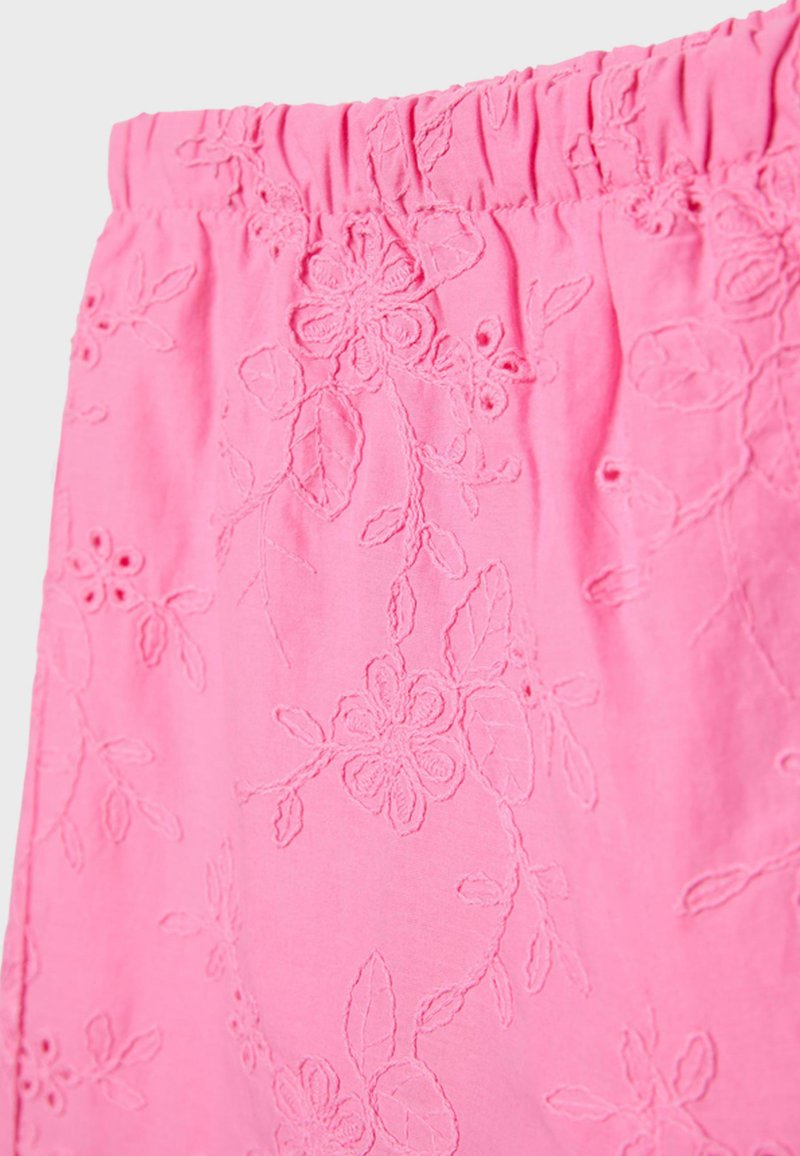 Stradivarius EMBROIDERED SHORTS - Shorts - mottled light pink/rosa ...