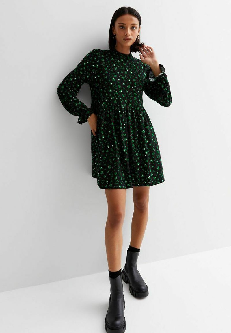 New Look FLORAL HIGH NECK FRILL MINI SMOCK - Jerseyklänning - black ...