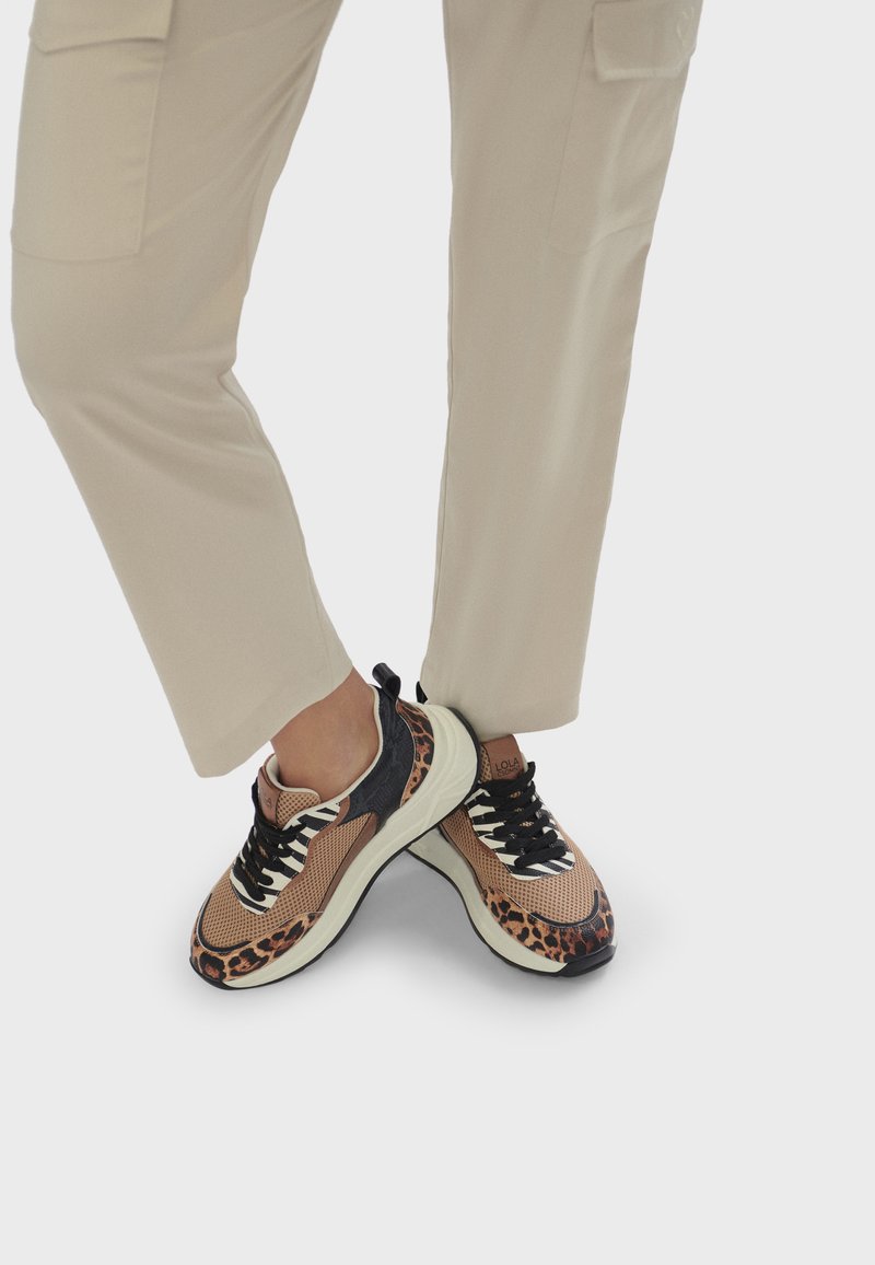 LOLA CASADEMUNT Baskets basses - brown/marron - ZALANDO.FR