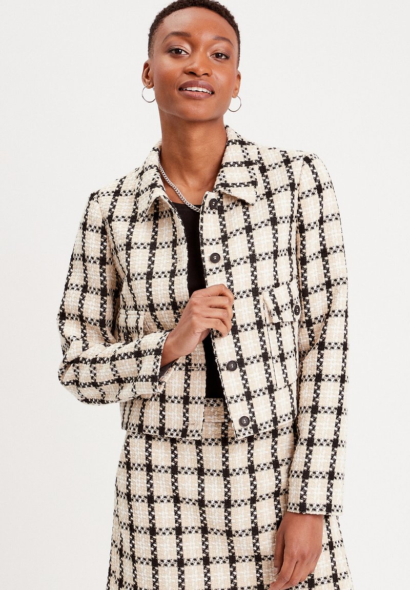 Cache Cache GERADE GESCHNITTENE MIT KNÖPFEN - Summer jacket - beige ...