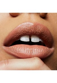 MAC AMPLIFIED CRÈME LIPSTICK - Lippenstift - feeling myself/hellbraun ...