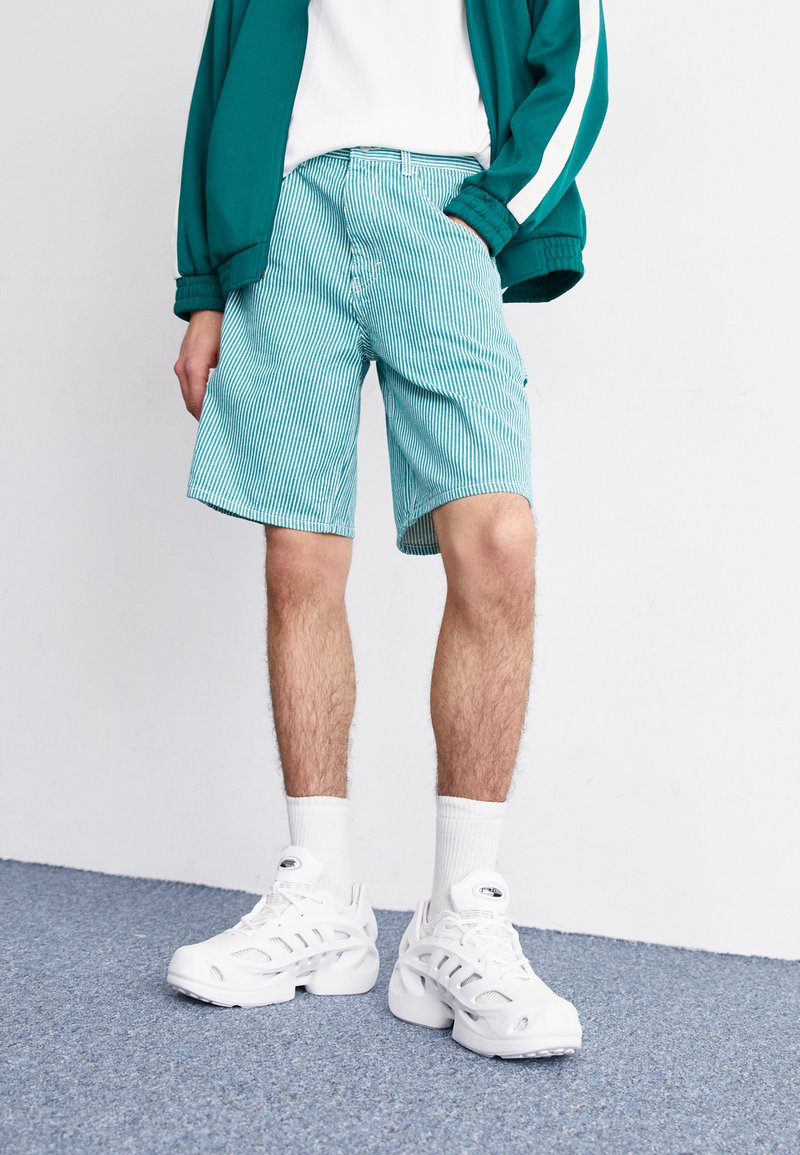 Stan Ray BIG JOB - Shorts - agave stone hickory/stone blue denim ...