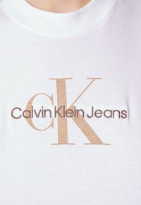 Calvin Klein Jeans ARCHIVAL MONOLOGO CROPPED TEE - T-Shirt print - bright white/weiß - Zalando.ch