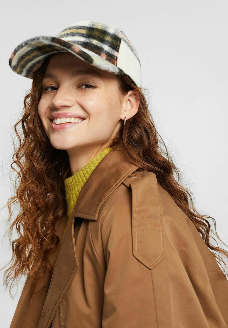 edc by Esprit Cap - off white/offwhite - Zalando.de