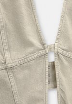 PULL&BEAR HALTER WITH SEAMS - Weste - stone/stein - Zalando.at