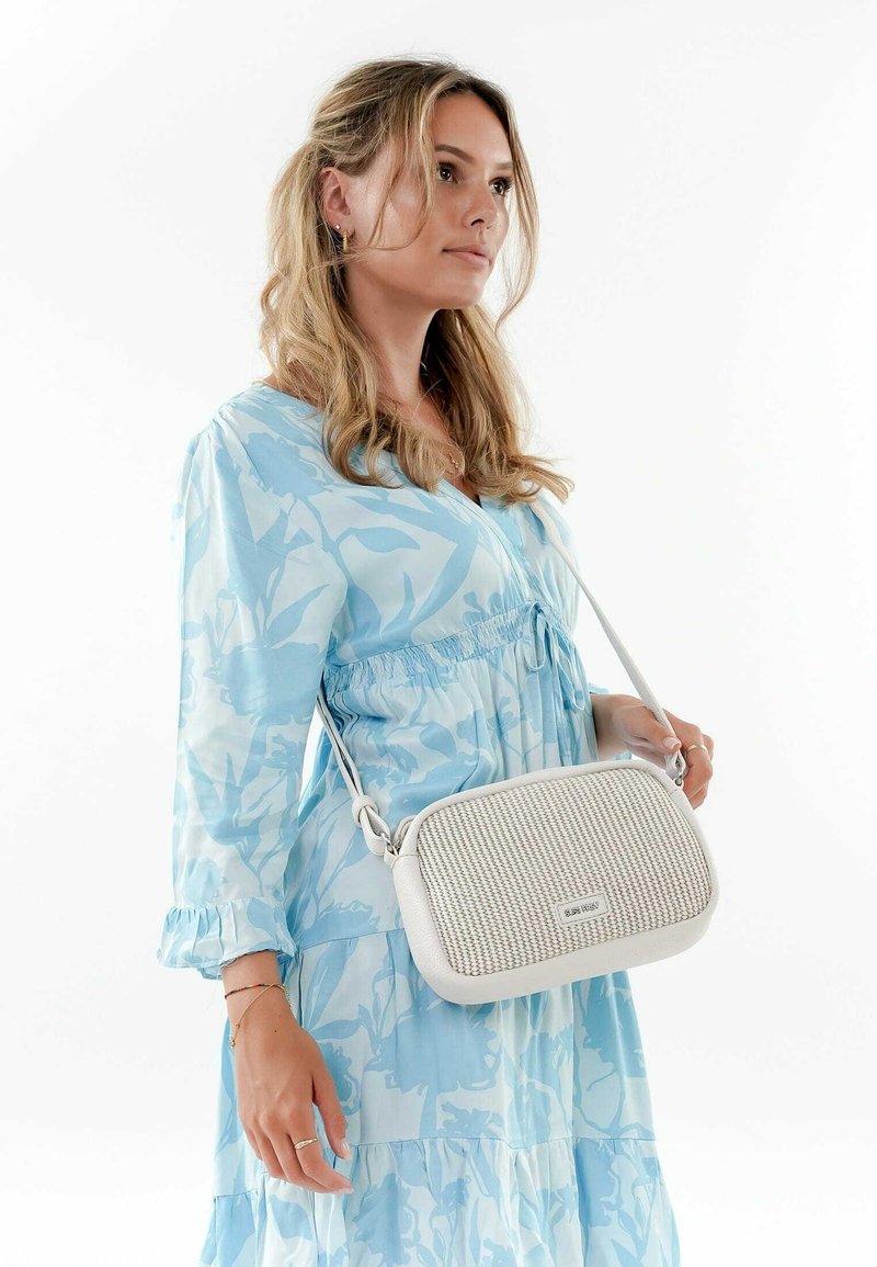 SURI FREY JAMY - Rankinė per petį - ecru/smėlinė - Zalando.lt