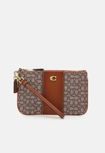 Coach MINI SIGNATURE JACQUARD SMALL WRISTLET - Lommebok - cocoa burnished/konjakk - Zalando.no