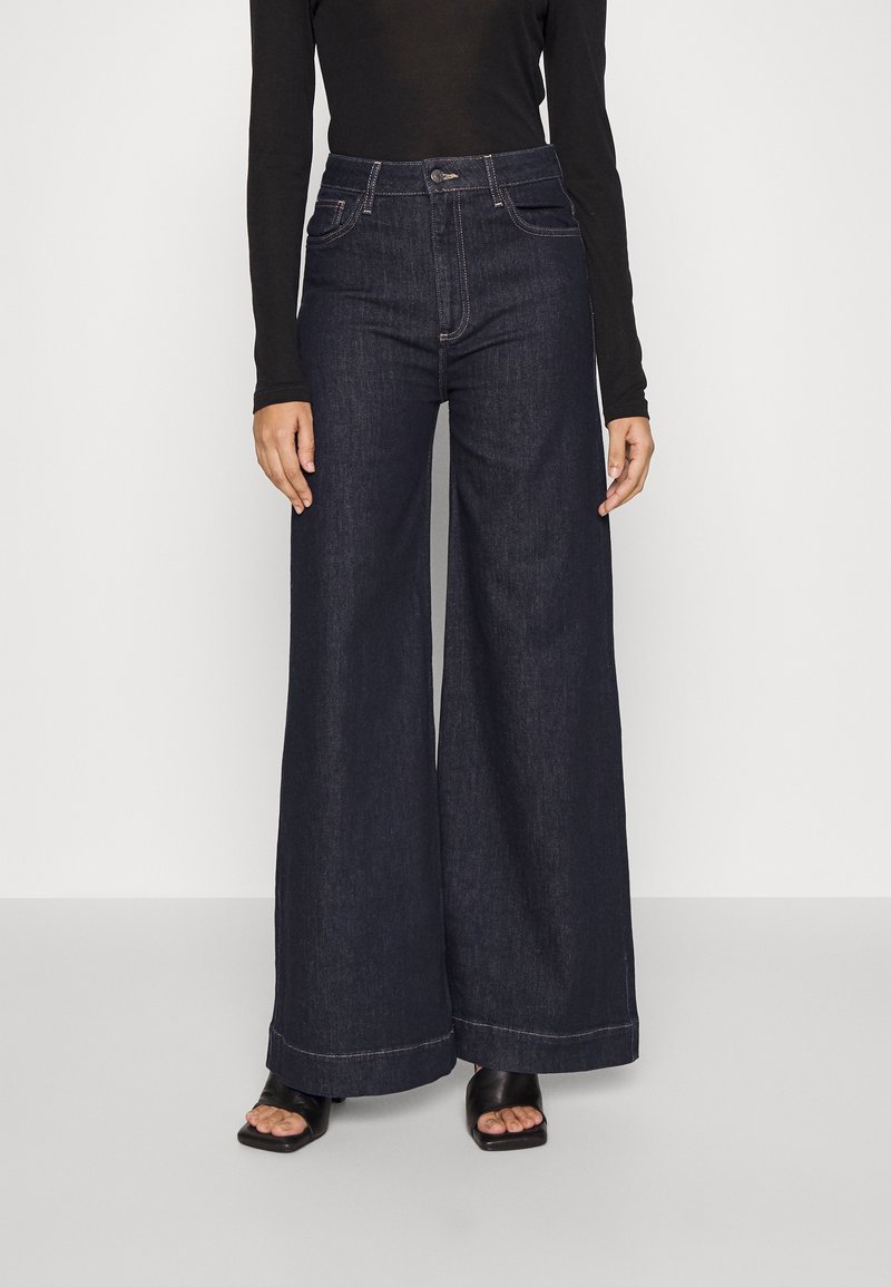 DESIGNERS REMIX WYATT WIDE - Jeans Bootcut - dark denim/blue-black ...