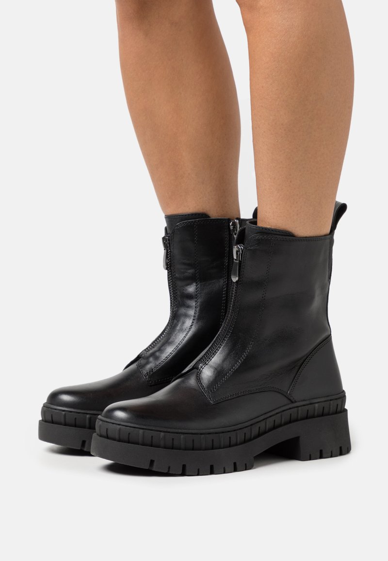 Marco Tozzi Enkellaarsjes met plateauzool - black/zwart - Zalando.be