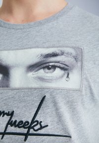 Jeremy Meeks MIT PRINTDETAILS - T-Shirt print - grau - Zalando.de