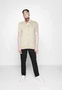 Selected Homme SLHBERG CUBAN - Hemd - fog melange/hellgrau-meliert ...