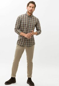 BRAX STYLE DANIEL - Hemd - cold brew/braun - Zalando.at