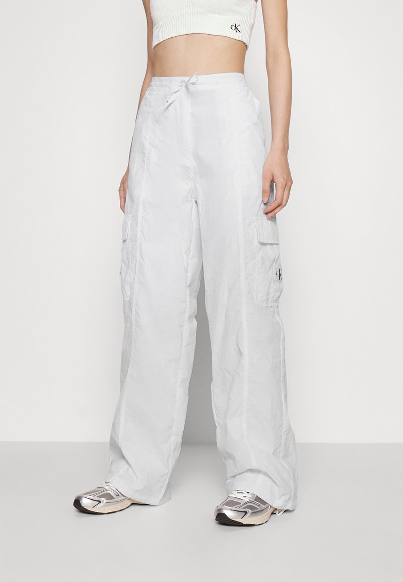 Calvin Klein Jeans SOFT TOUCH WIDE PANT - Bukser - bright white/hvid ...