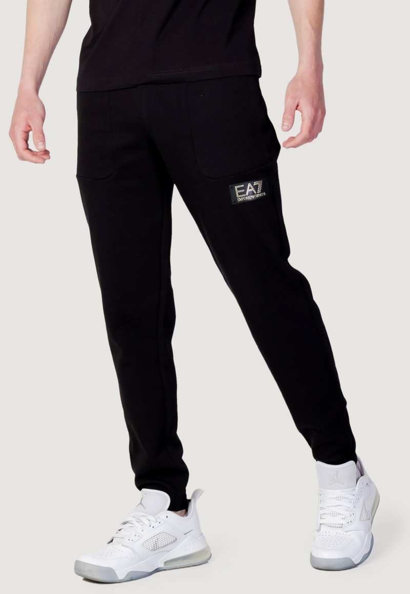 EA7 Emporio Armani Pantalon de survêtement - black/noir - ZALANDO.FR