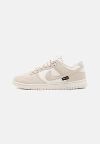 Nike Sportswear DUNK UNISEX - Sneaker low - light orewood brown/phantom ...