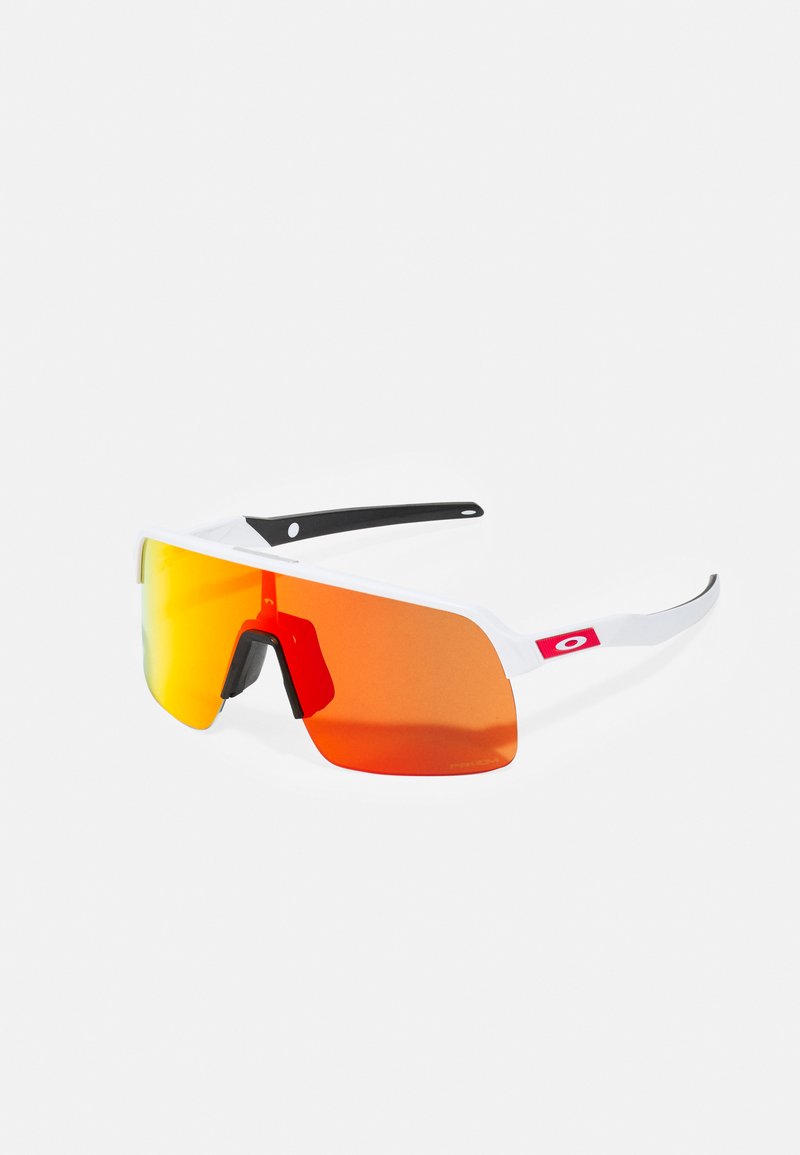 Oakley SUTRO LITE UNISEX - Sportsbriller - matte white/prizm ruby/hvid ...