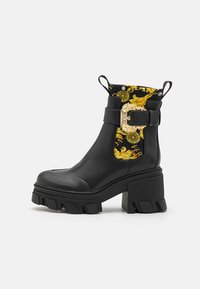 Versace Jeans Couture Botine cu platformă - black/gold/negru - Zalando.ro