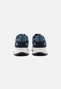 Columbia PEAKFREAK II - Zapatillas de senderismo - everblue/super sonic ...