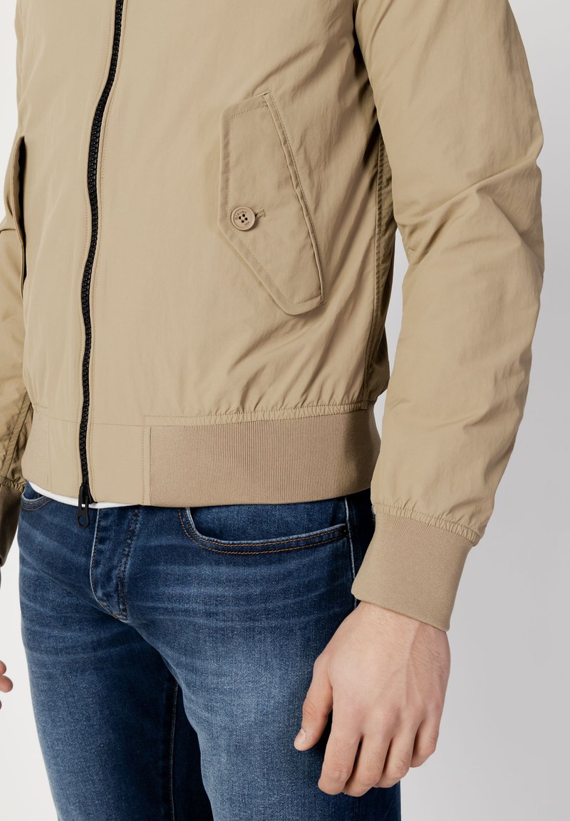 Blauer IN STRETCH MAVERICK 23SBLUC04112-006535 - Bomberjacka - beige ...
