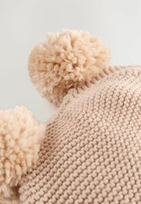 Next DELICATE DOUBLE POM - REGULAR FIT - Muts - neutral/bruin - Zalando.nl