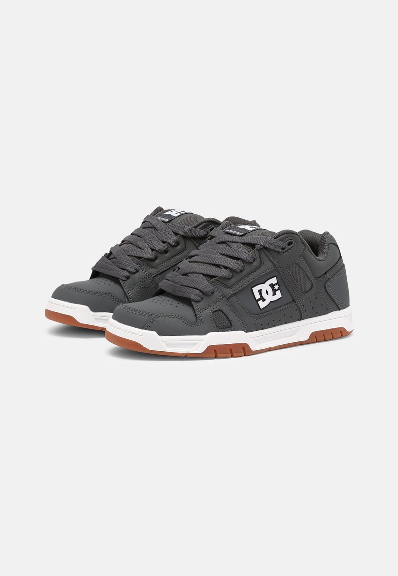 DC Shoes Stag Skate Shoes Men's