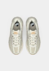 Nike Sportswear ZOOM VOMERO 5 - Baskets basses - light bone/phantom ...
